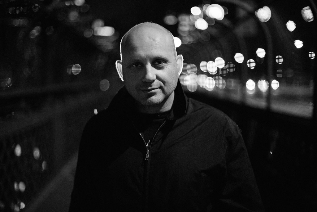 Phil Lambert – Dis-Connect